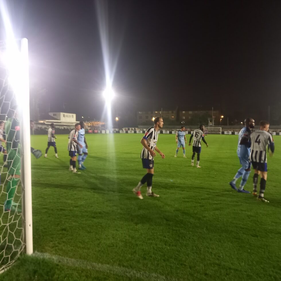 Hanwell Town 1 Cray Wanderers 0 - FA Cup 1st Qualifying Round Replay ...